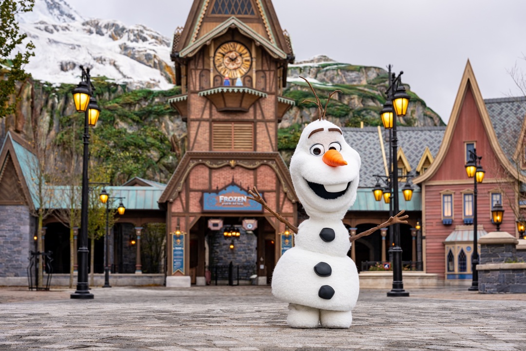 Walt Disney Imagineering debuts robotic character, Olaf, for World of ...